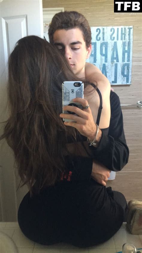 Hailee Steinfeld Sexy Leaked TheFappening 28 Pics EverydayCum