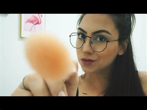 Asmr Te Maquiando Voz Suave Sons Maquiagem Tapping