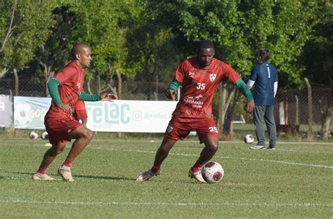 Elenco da Lusa realiza treino técnico nesta quinta no CT