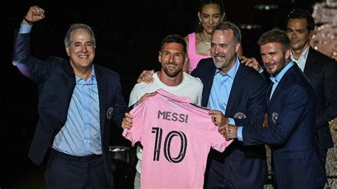 Así fue la presentación de Messi con el Inter Miami Ambas Manos