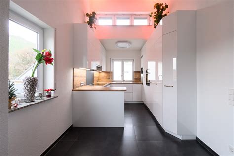 Nobilia moderne U Küche schwarz mit Griffleisten kuechenhalle de