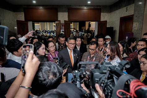 Menparekraf Undang Maskapai Dari Negara Anggota ASEAN Buka Rute