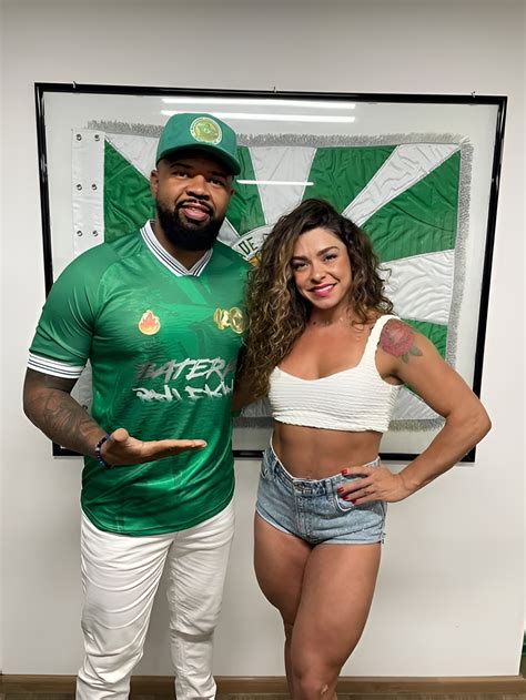 RJ Fabíola de Andrade é a nova rainha de bateria na Mocidade