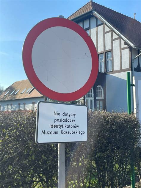 Kartuzy Parking przy muzeum dla pasażerów PKM ki O to apeluje radny