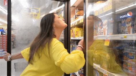 Hot Flashes Gifs Find Share On Giphy