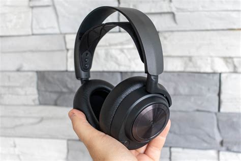 SteelSeries Arctis Nova Pro Review Closer Examination Build Quality