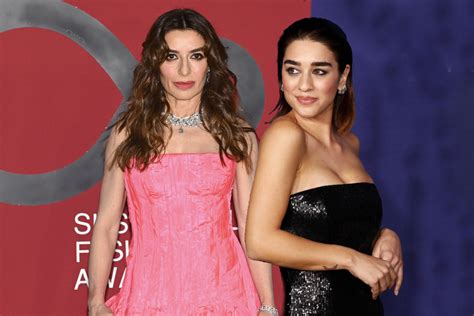 Emmy L Italia Tifa Sabrina Impacciatore E Simona Tabasco Amica