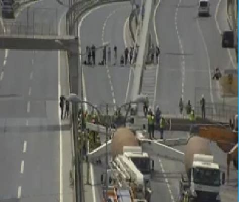 Radyo Trafik İstanbul 104 2 on Twitter ENKAZ KALDIRMA ÇALIŞMALARI