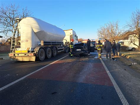 Femeie rănită în urma unui carambol pe DN 6 în judeţul Timiş
