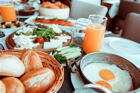 Saiba o que comer no café da manhã saudável para emagrecer confira