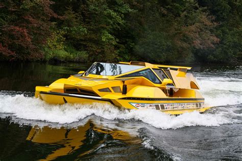 Amphibious Electric Vehicle Challan Lilas Robbin