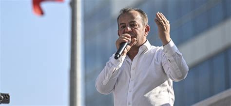 Bolu Belediye Başkanı Tanju Özcan CHP den atıldı