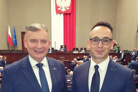 Znamy skład rządu Donalda Tuska Wśród ministrów jest Dariusz Klimczak