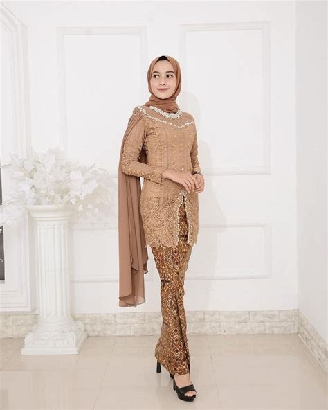 Inspirasi Model Baju Kebaya Modern Untuk Wisuda Updated