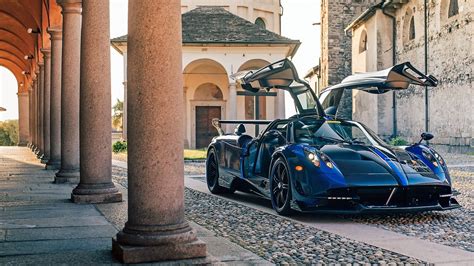 Pagani Huayra Background