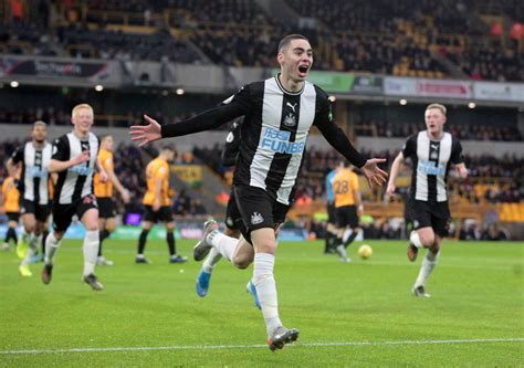 Chronicle Photographer Tim McGuinness Captures Miguel Almirons Wild