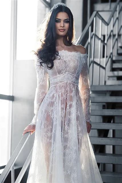 New Arrival Vogue Sheer Applique Tulle White Bridal Gowns Super Sexy See Through Boat Neck A