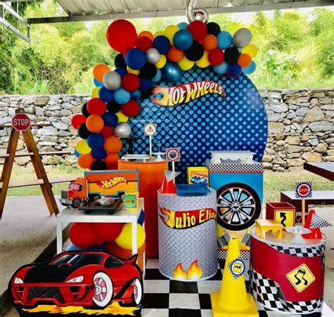 Festa Hot Wheels 70 decorações incríveis para uma festa radical