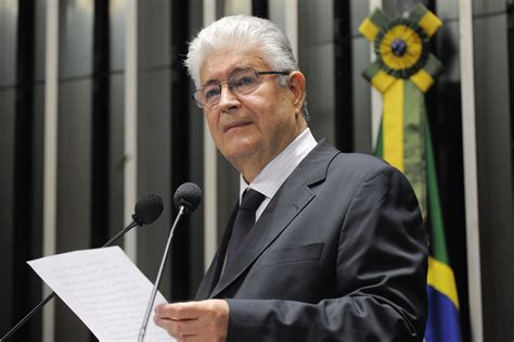 Senador Roberto Requião lança candidatura à Presidência da República