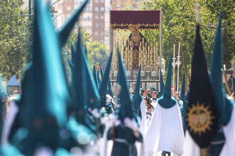 Mediadora en su procesión del Miércoles Santo de Málaga en fotos