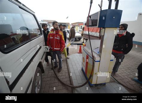 Cng Stations Hi Res Stock Photography And Images Alamy