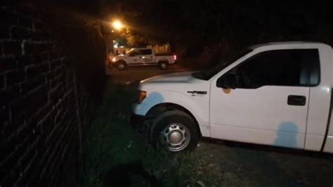 Tiran cadáver semidesnudo maniatado en callejón de Uruapan La