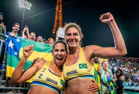 Duda e Ana Patrícia batem canadenses e conquistam ouro no vôlei FaxAju