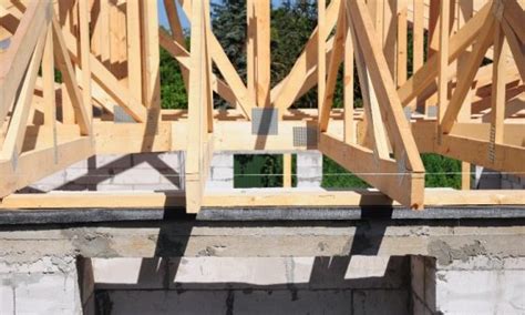 Roof Truss Spacing How Far Apart Should Trusses Be