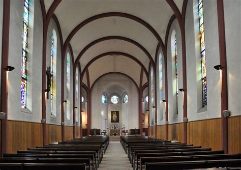 Eglise Notre Dame de Lourdes à Chaville