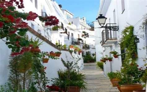 Excursion A Nerja Frigiliana Desde Malaga Costafrica Agencia De