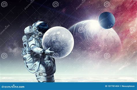 Astronauta Que Lleva Su Misión Técnicas Mixtas Stock de ilustración