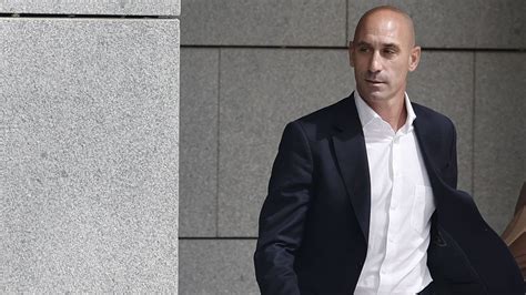 La Fiscal A Pide A Os Y Medio De Prisi N Para Rubiales Por El Beso A