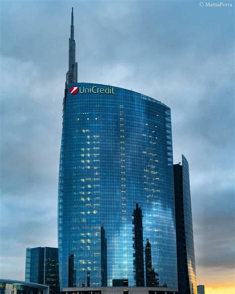 La Torre Unicredit è un grattacielo che si trova in Piazza Gae Aulenti