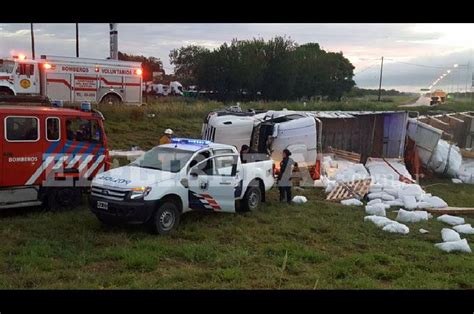 Una Camionero Herido Tras Violento Vuelco En Ruta 9 El Accidente Se