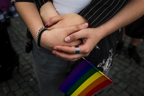 CEDO nu a obligat România să recunoască căsătoriile între persoanele