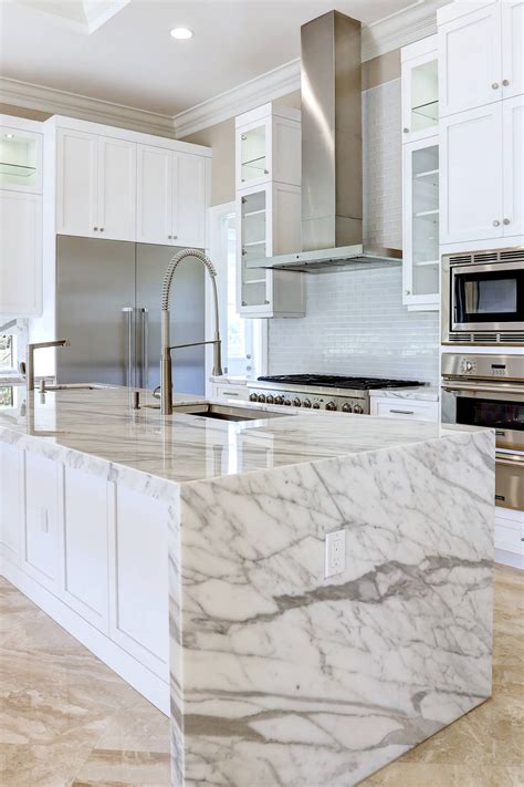 Elegant White Shaker Kitchen Cabinets Design Ideas