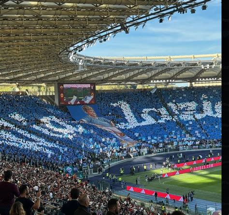 Roma Lazio la Curva Nord c è la bellissima coreografia del derby
