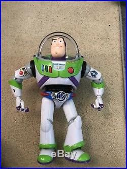Toy Story Collection Buzz Lightyear With Utility Belt Figure Review