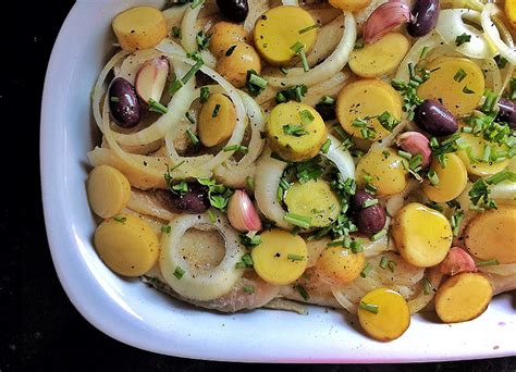 Receita de bacalhau ao forno pimentão amarelo e batata bolinha
