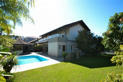 Casa encantadora bem arejada amplo quintal à venda no Alpha
