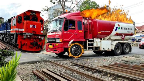 Kompilasi Kereta Api Panjang Vs Truk Tangki Truk Pasir Truk Tronton