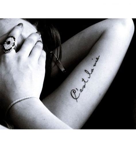 Idées de phrases pour tatouage C est la vie Tattoos C est la