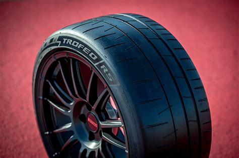 Pirelli presenta su nuevo neumático P Zero Trofeo RS el más deportivo
