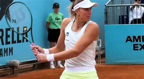 Bia Haddad Sofre Mas Vence Na Estreia Do Masters 1000 De Roma