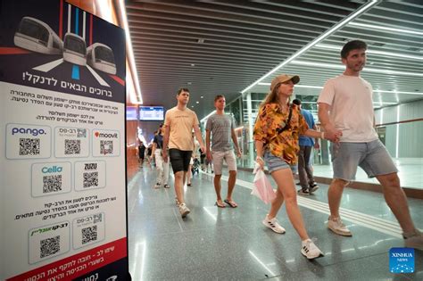 Israelis Celebrate Opening Day Of Tel Aviv S 1st Light Rail Line Xinhua