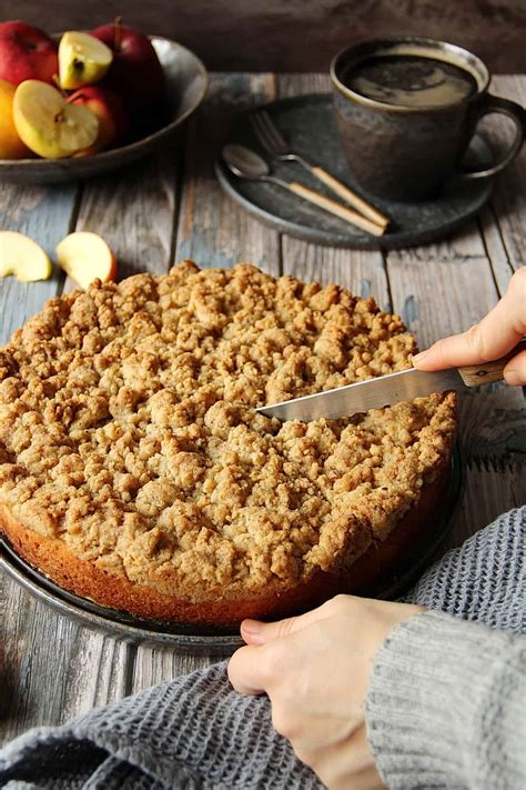Der Beste Apfel Streuselkuchen Mit Quark Teig Und Haselnuss Streuseln