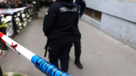 Un nou atac într o școală din Belgrad O fostă elevă a înjunghiat un