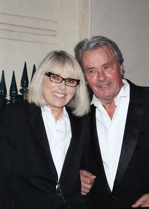 Photo Alain Delon Et Mireille Darc Le Mai Cannes France