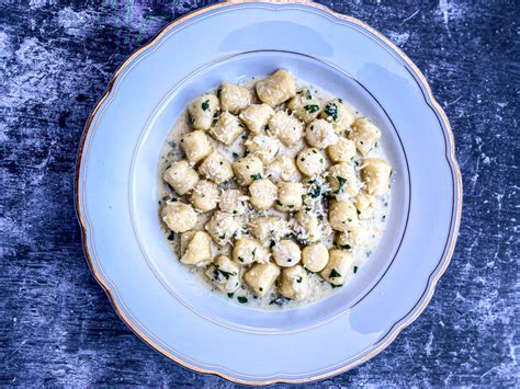 Gnocchi In Gorgonzola Sauce Samisa S Kitchen