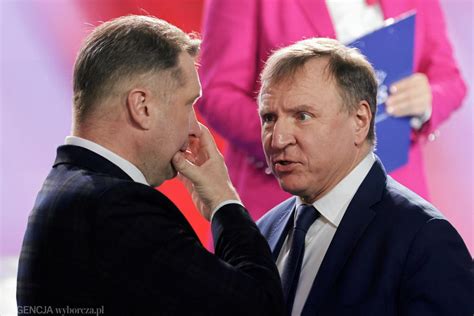 Gigantyczna porażka Kurskiego Dopiero szósty wynik na liście Kto go